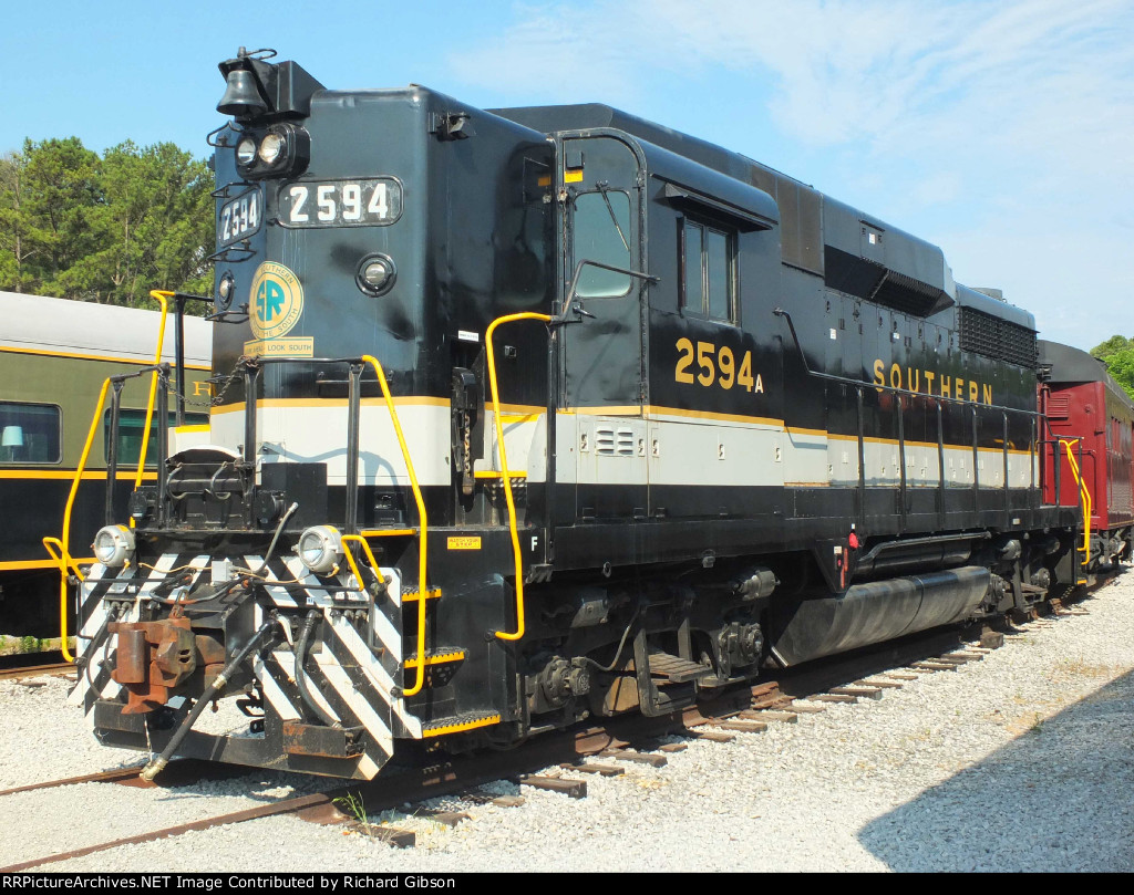 SOU 2594 Locomotive (GP30)